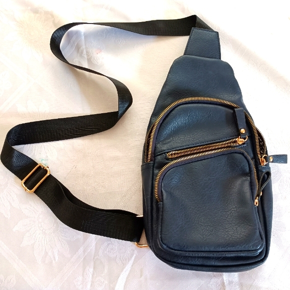 Travel Elements | Bags | New Unisex Sling Cross Body Day Bag Chest Bag ...